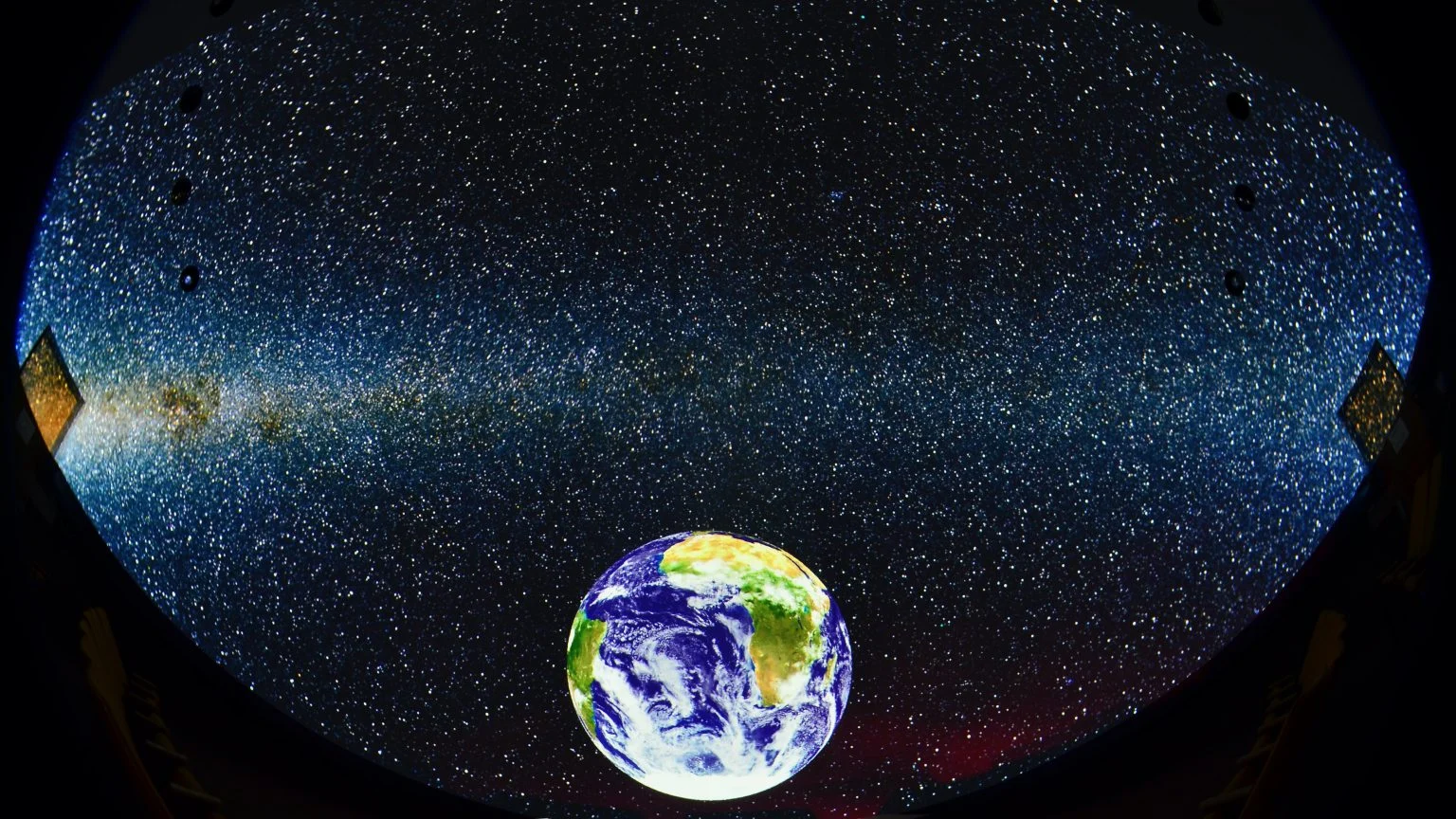 Paulucci Space Theatre - Discover the Range