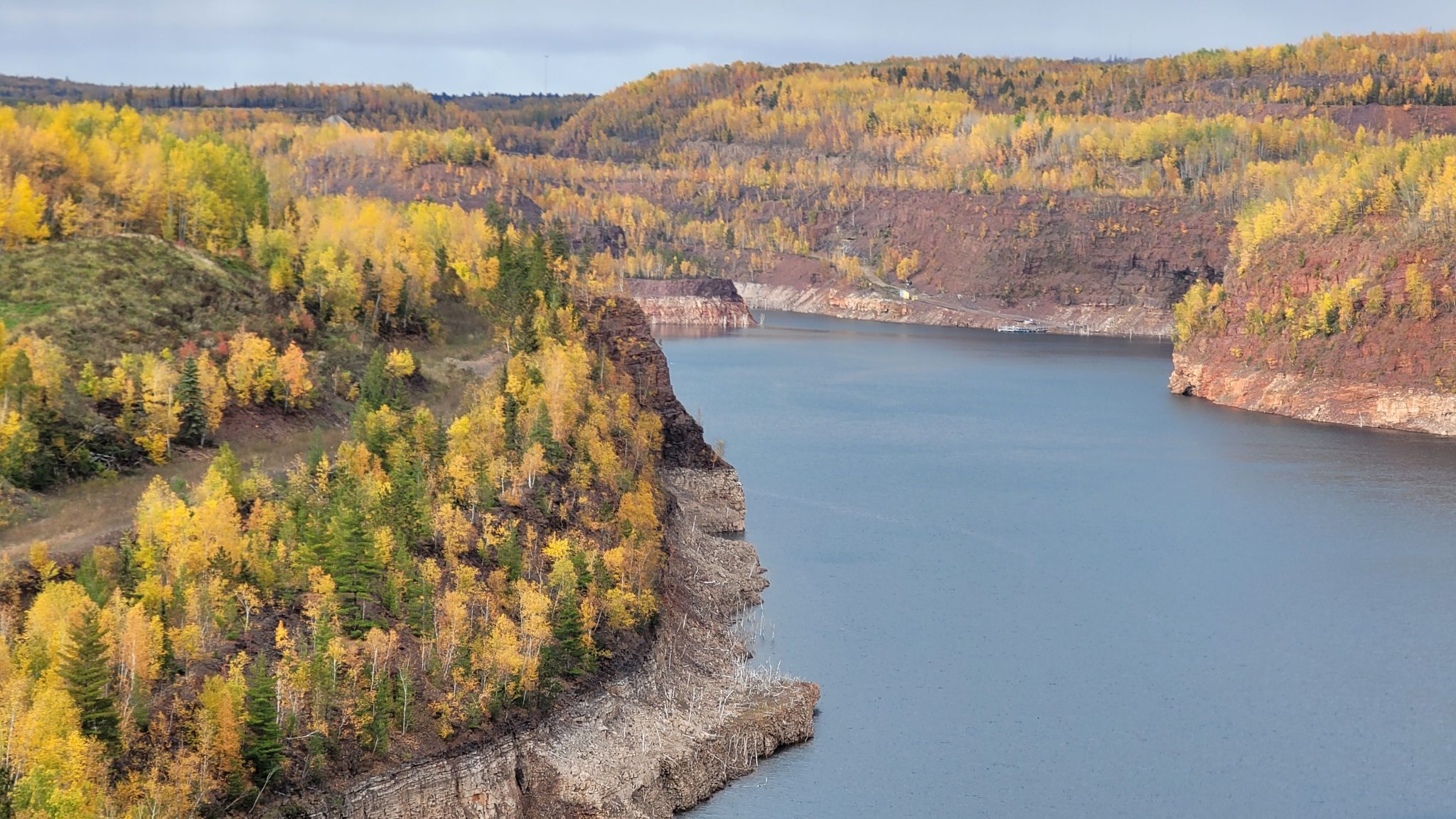 Enjoy Eye-Popping Autumn Colors on The Range - Discover the Range